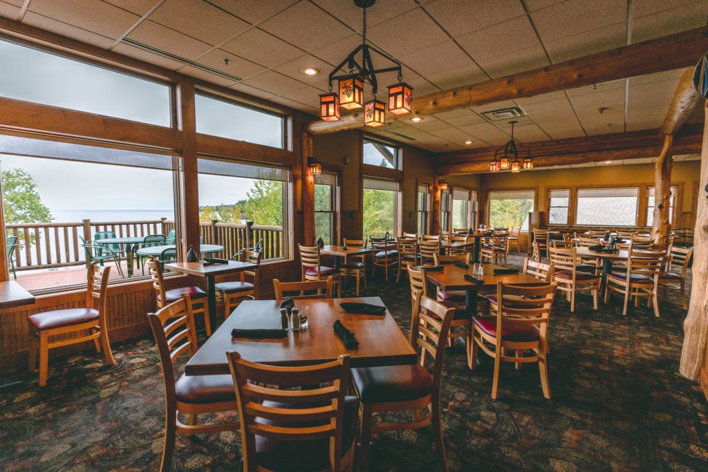 Grand Superior Grill - Grand Superior Lodge - Lake Superior Resort ...
